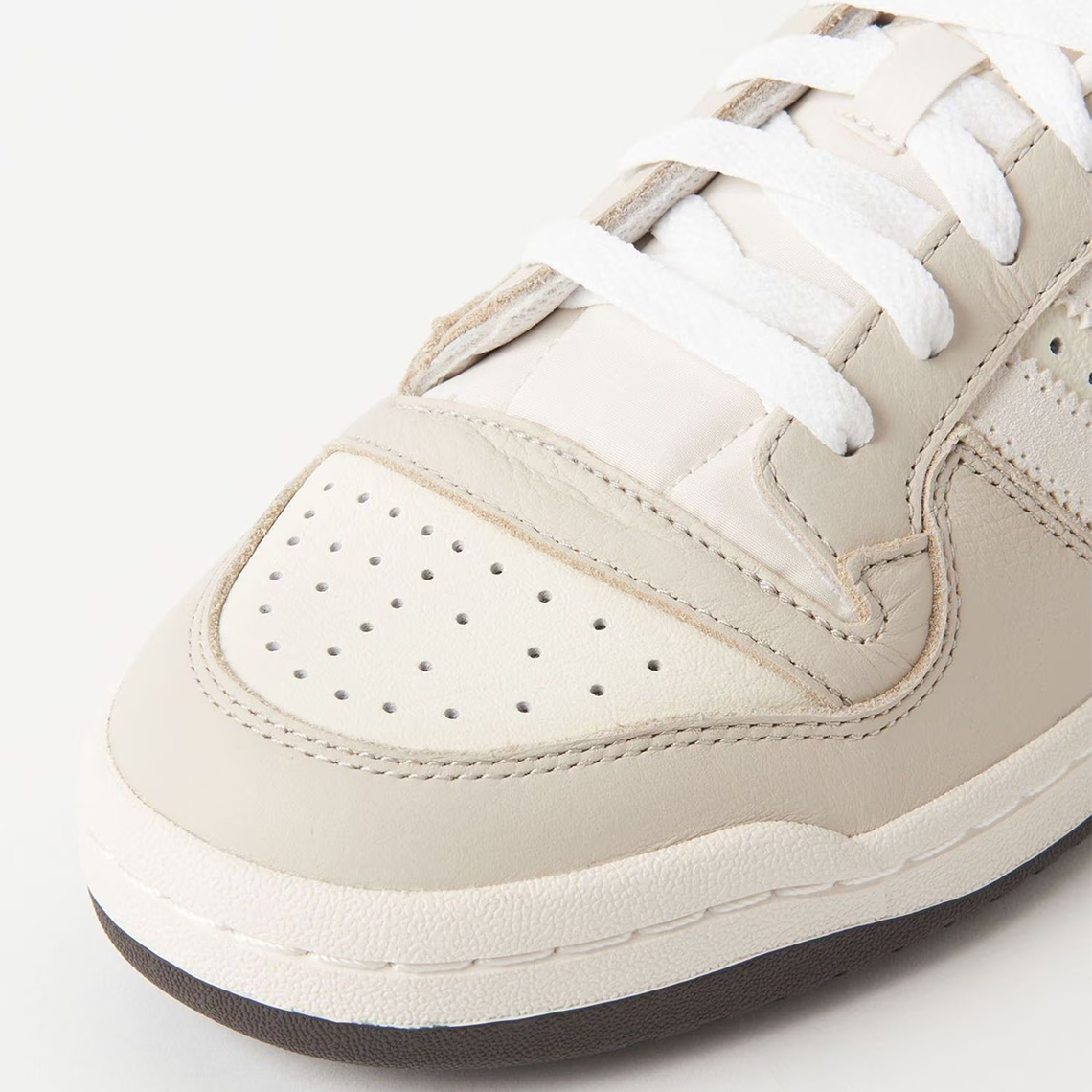 Giày adidas Forum Low United Arrows: Hợp Tác Độc Đáo Từ Nhật Bản