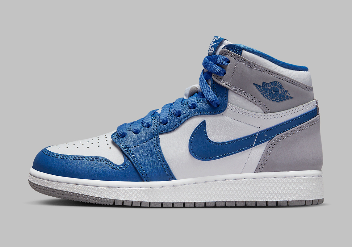 Những hình ảnh chính thức của Air Jordan 1 Retro High OG "True Blue"